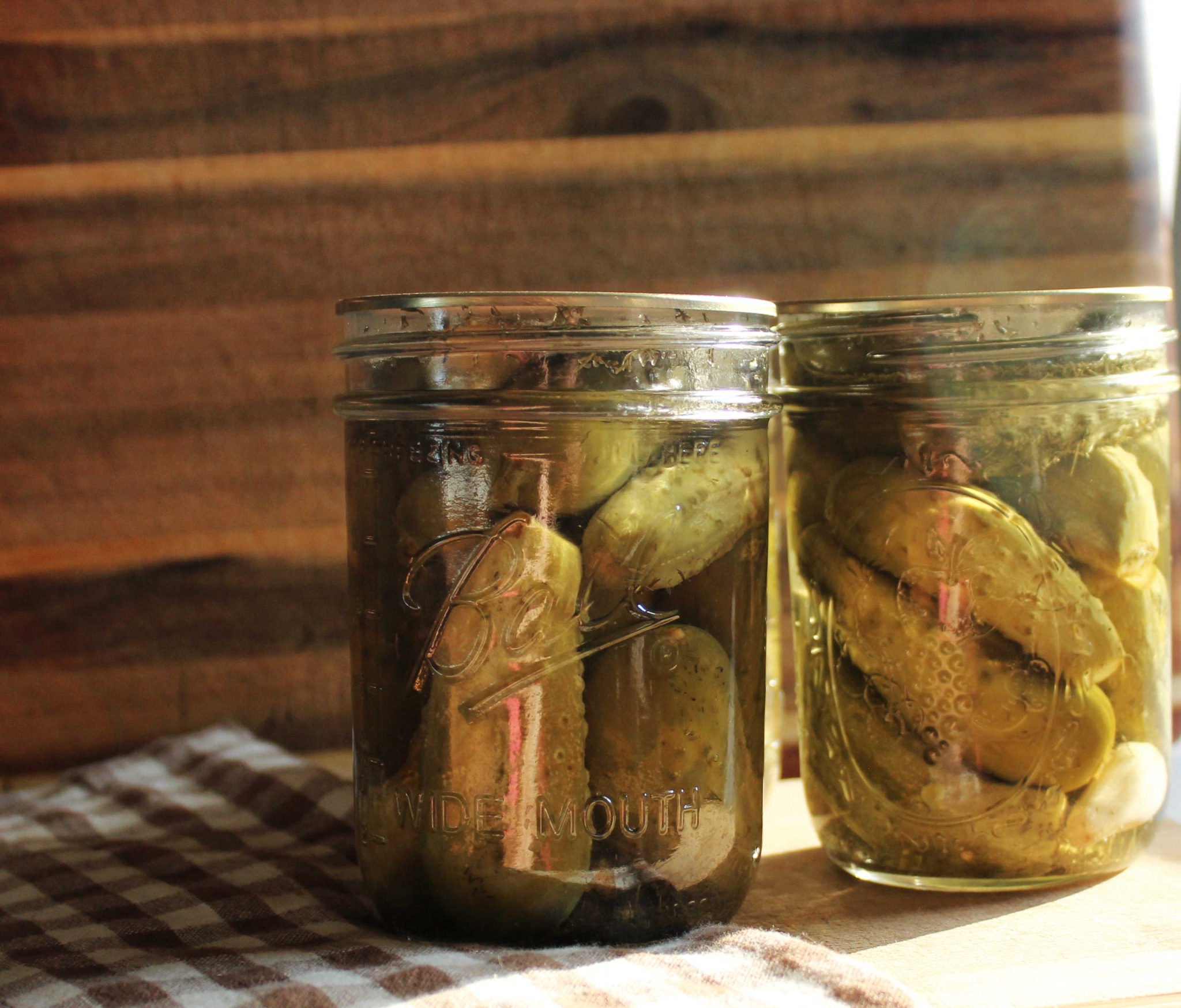 How to Water Bath Can Crunchy Dill Pickles - The Ranchers Homestead